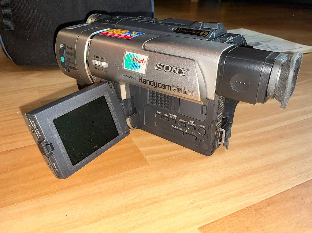 Hi8 Camcorder von SONY, mit Zuberhör im Kanton Thurgau - tutti.ch