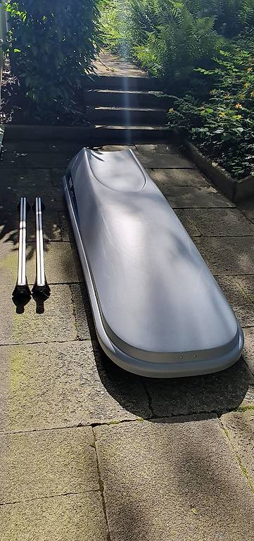 Dachbox Thule Alpine 700 + 2 verstellbare Schiene im Kanton Bern - tutti.ch