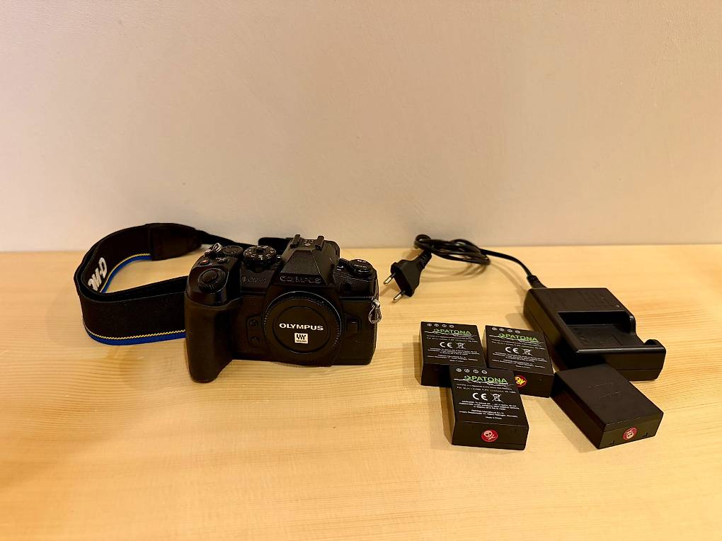 Olympus OM-D E-M1 Mark II Kamera Body inkl. Akkus im Kanton Zürich ...
