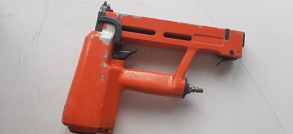 Wellennagler inkl. 10 Pack Wellnägel im Kanton Luzern - tutti.ch