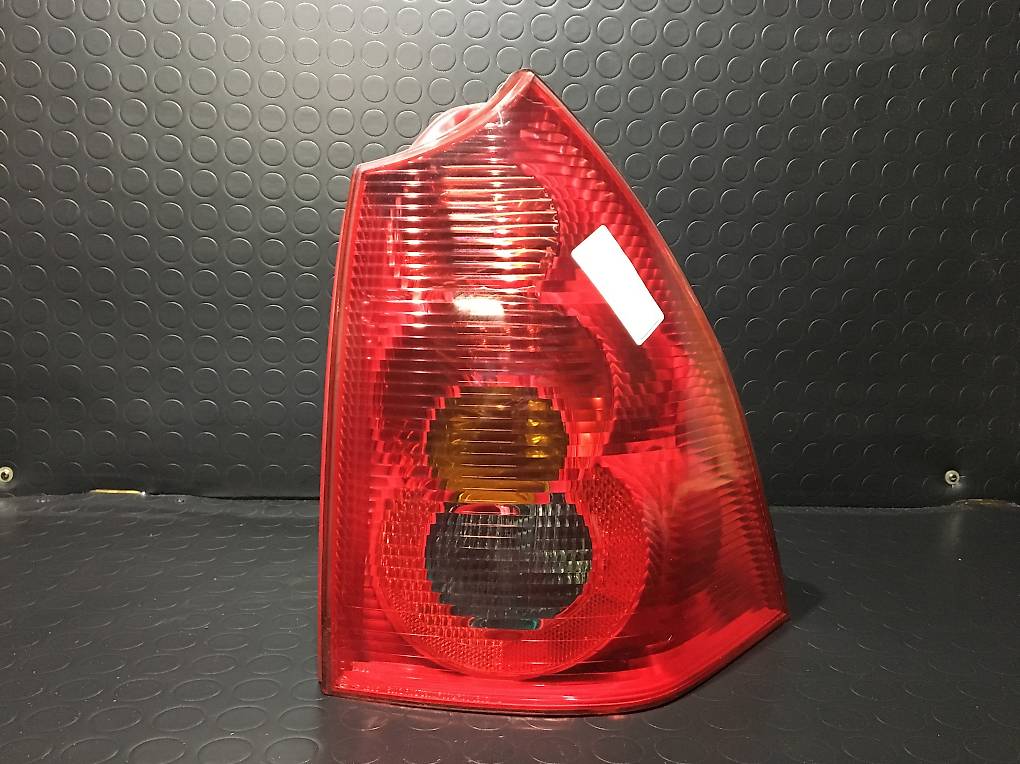 Rückleuchte Hinten Rechts Peugeot 307 1.6HDI im Kanton Luzern - tutti.ch