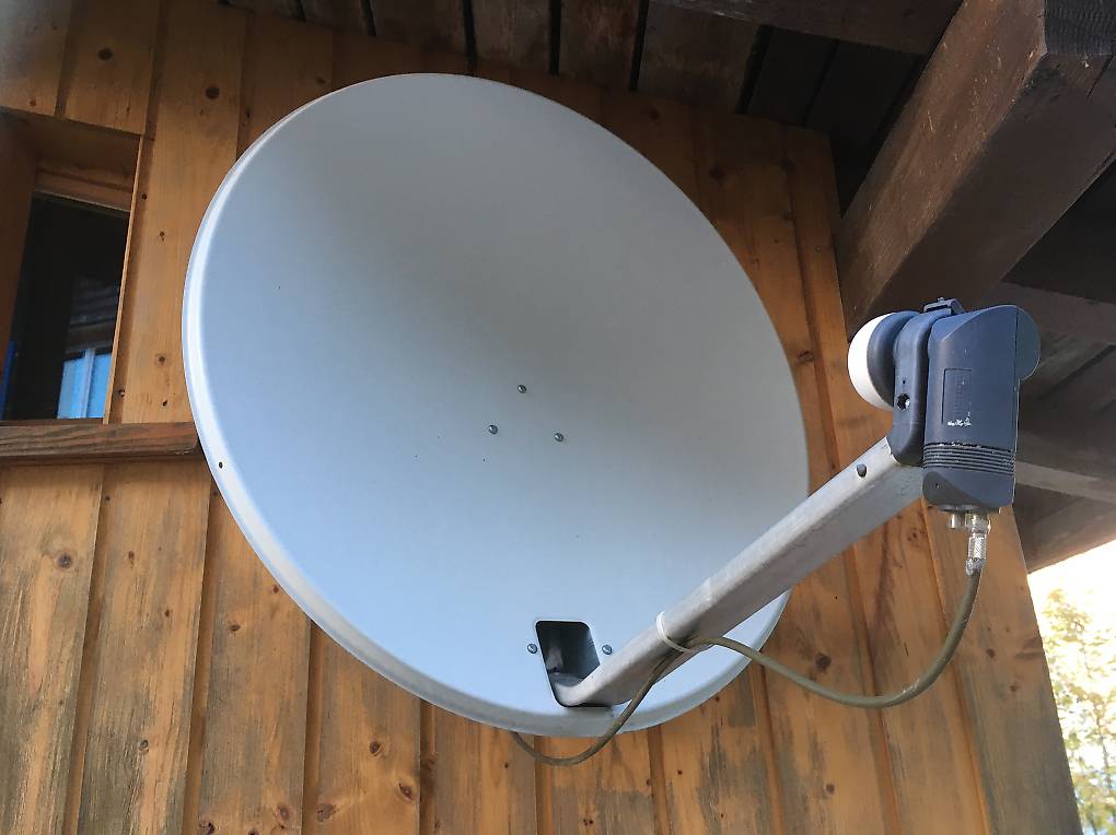 Satellitenschüssel Parabolantenne 72 cm mit Twin-LNB im Kanton Zürich ...