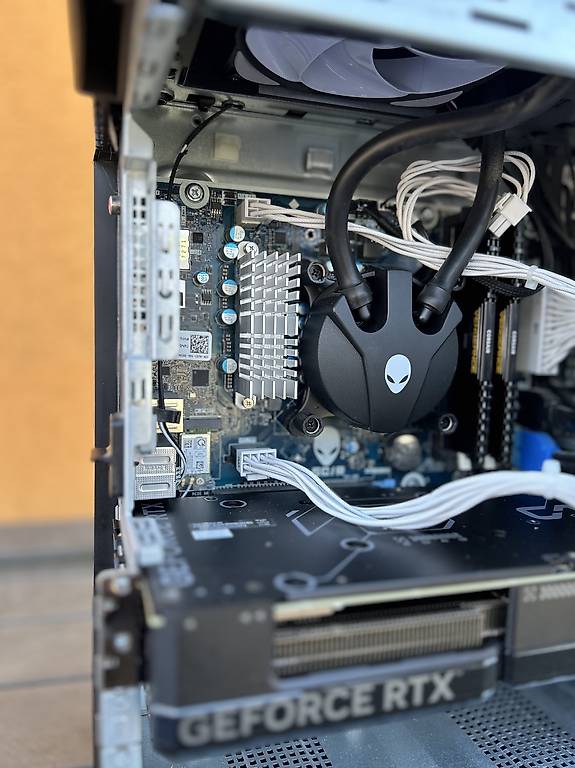 Alienware Aurora R8 / I9 9900K/64GB Ram/RTX 4070 S/ 4TB NVME im Kanton ...