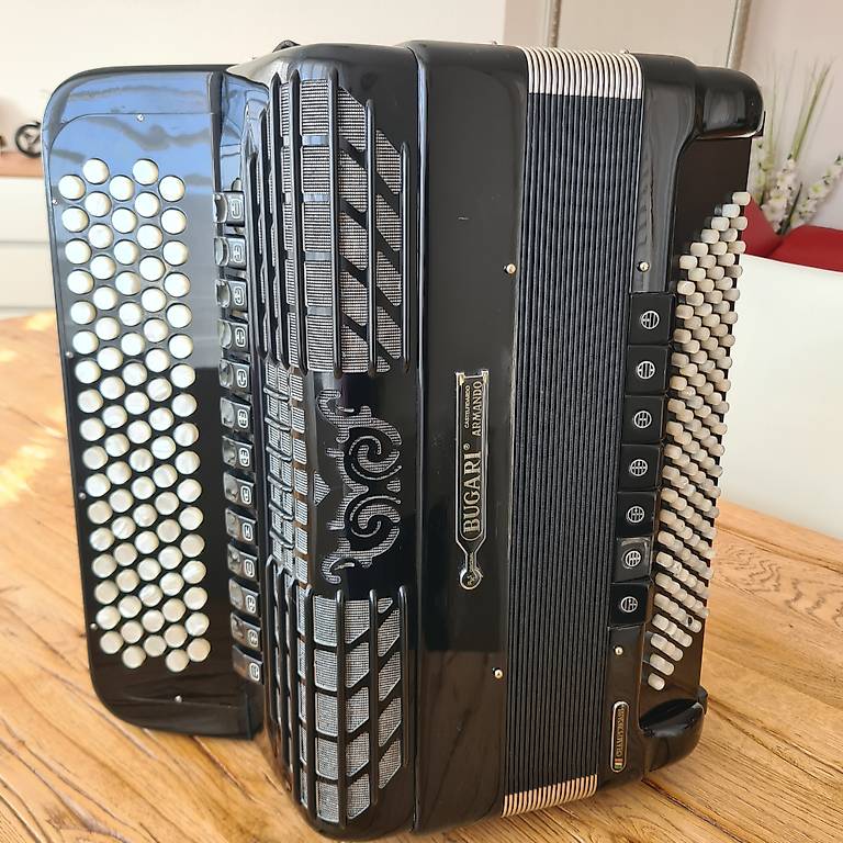 Akkordeon Bugari Armando Champion Cassotto im Kanton St. Gallen - tutti.ch