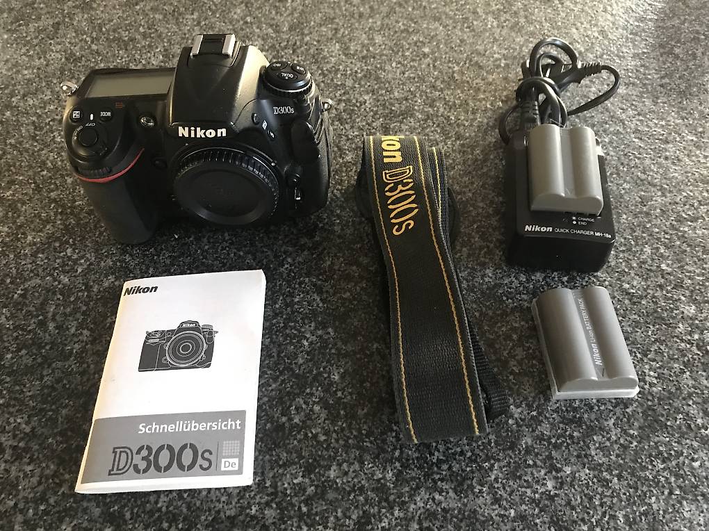 Nikon D300s Kamera inkl. 2 Akkus, 8GB CF Karte im Kanton Zürich - tutti.ch