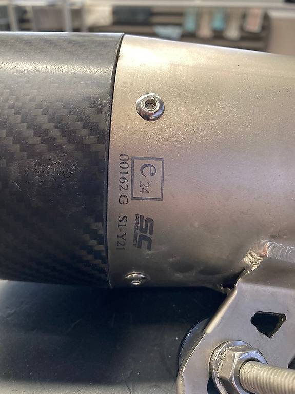 Sc project auspuff zu yamaha R6 im Kanton Graubünden - tutti.ch