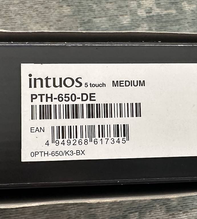 Wacom Intuos 5 touch M PTH-650DE Tablet im Kanton Neuenburg - tutti.ch
