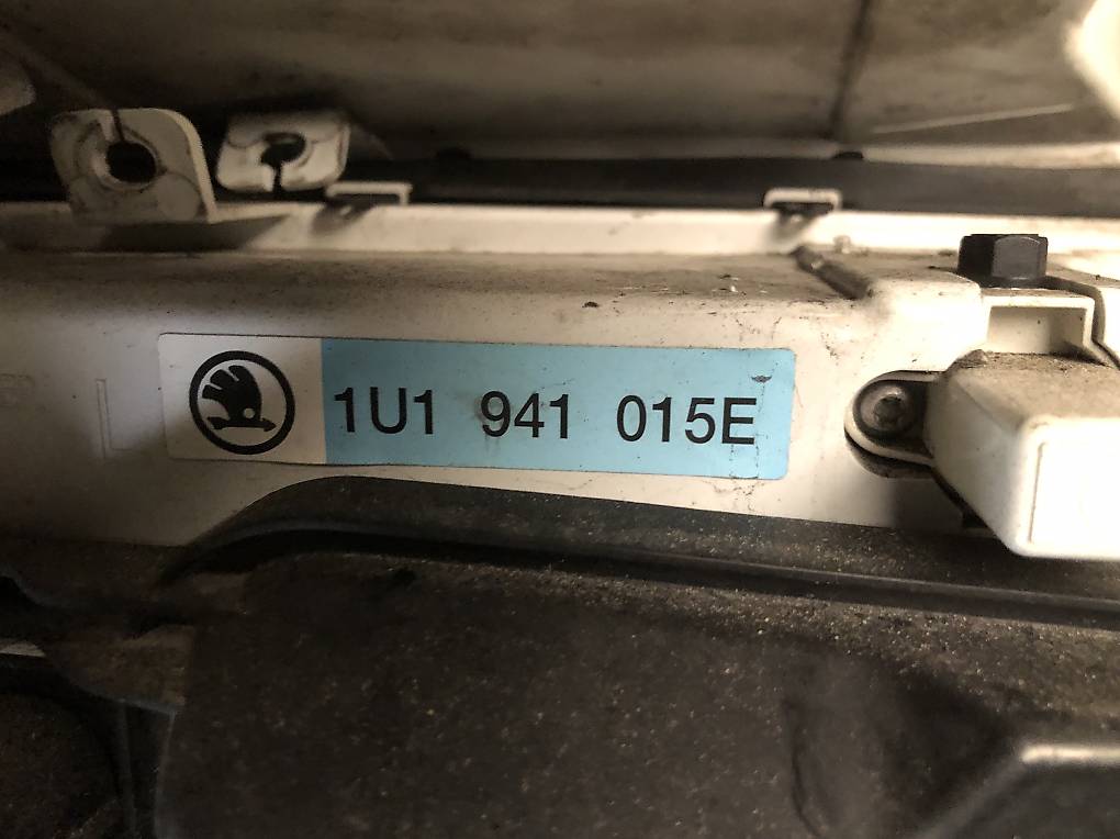 Scheinwerfer Links und Rechts Skoda Octavia 1U1 im Kanton Luzern - tutti.ch