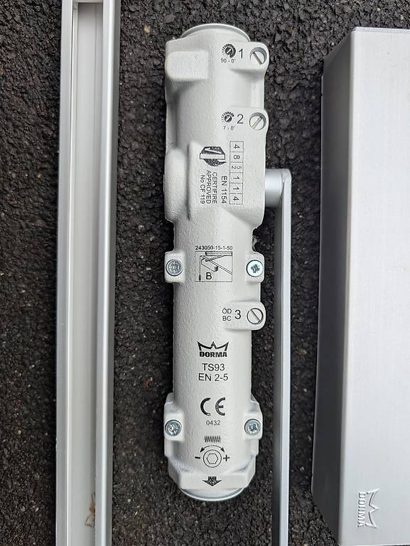 Dorma TS93 EN 2-5 Türschließer Set komplett sehr gut im Kanton Luzern ...