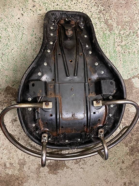 Harley Panhead/Knucklehead Buddy Seat OEM im Kanton Schwyz - tutti.ch
