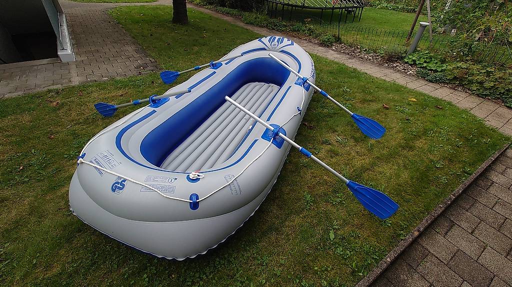 Grosses 4-Plätzer Gummiboot + 6 Ruder im Kanton Zürich - tutti.ch