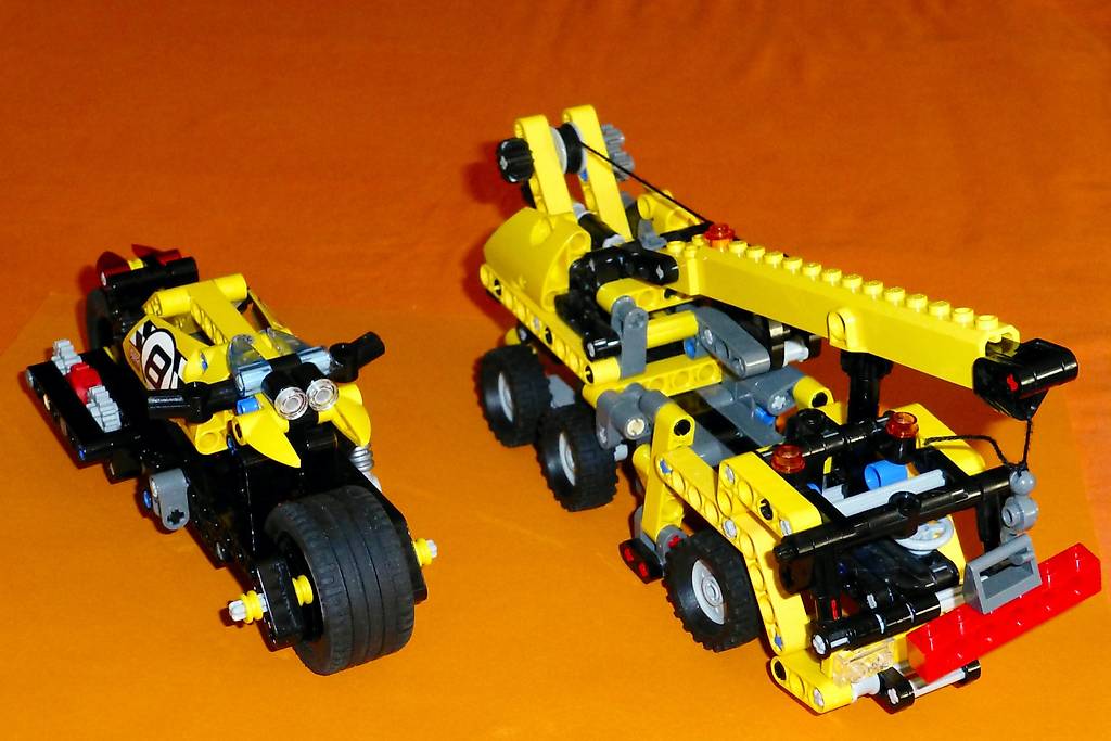 Lego Technik/8067 Mini Mobile Crane/Stunt Bike aus Set 42058 im Kanton Zürich - tutti.ch