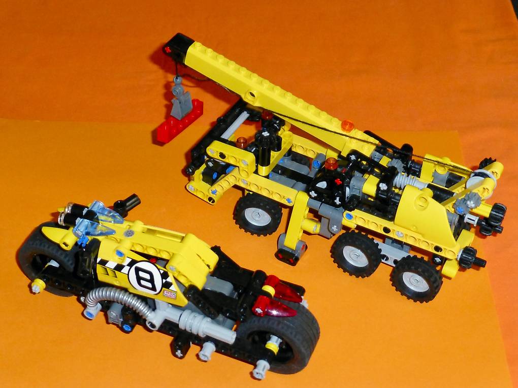 Lego Technik/8067 Mini Mobile Crane/Stunt Bike aus Set 42058 im Kanton Zürich - tutti.ch