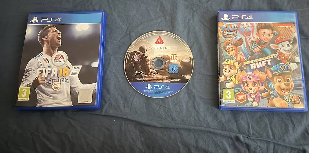 Ps 4 pro 1 TB+ 3 Games + Ps 3/4/5 Lenkrad und Gaspedal im Kanton St ...