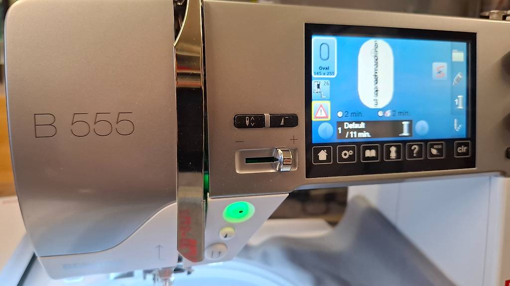 BERNINA 555 / Näh- und Stickmaschine im Kanton St. Gallen - tutti.ch