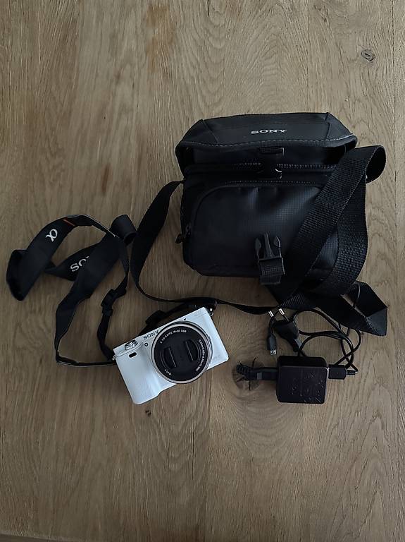 Neuwertige Sony Alpha 6000 im Kanton Zürich - tutti.ch