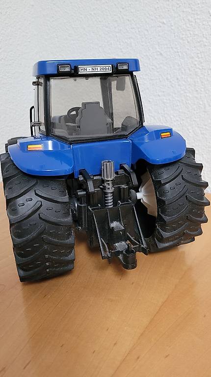 Bruder Traktor New Holland im Kanton Luzern - tutti.ch