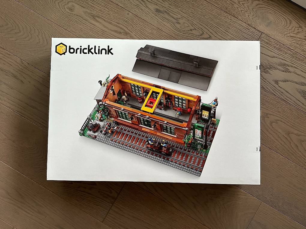 Lego Bricklink 910033 - Old Train Engine Shed Canton Schwytz - tutti.ch