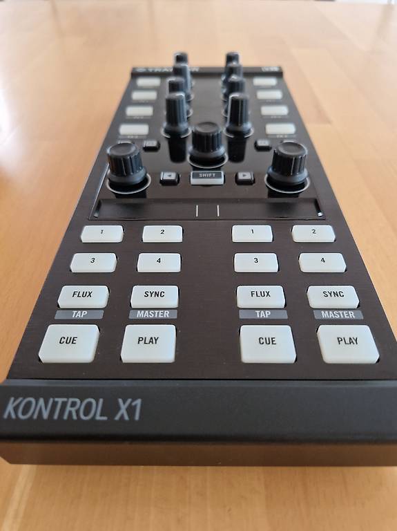 Native Instruments Traktor Kontrol X1 MK2 DJ im Kanton Thurgau - tutti.ch