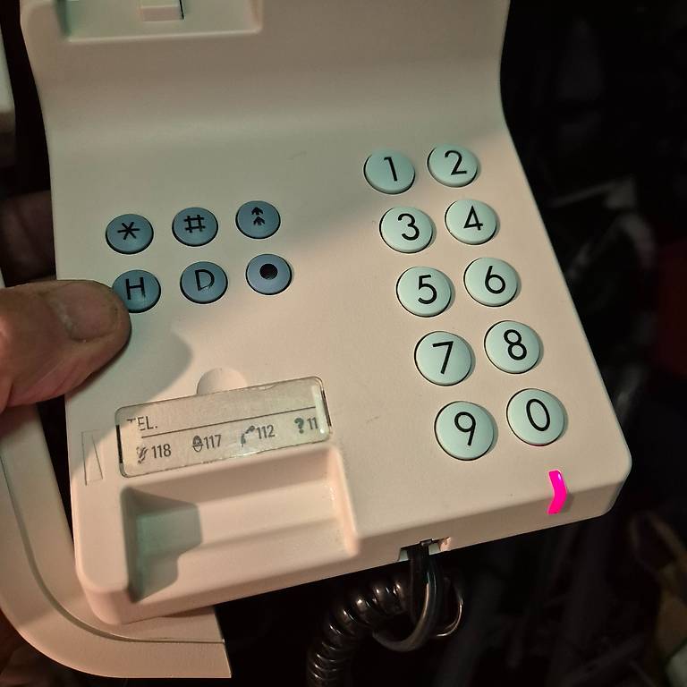 Unikat - Analog Tastentelefon aus den 80ziger im Kanton Basel ...
