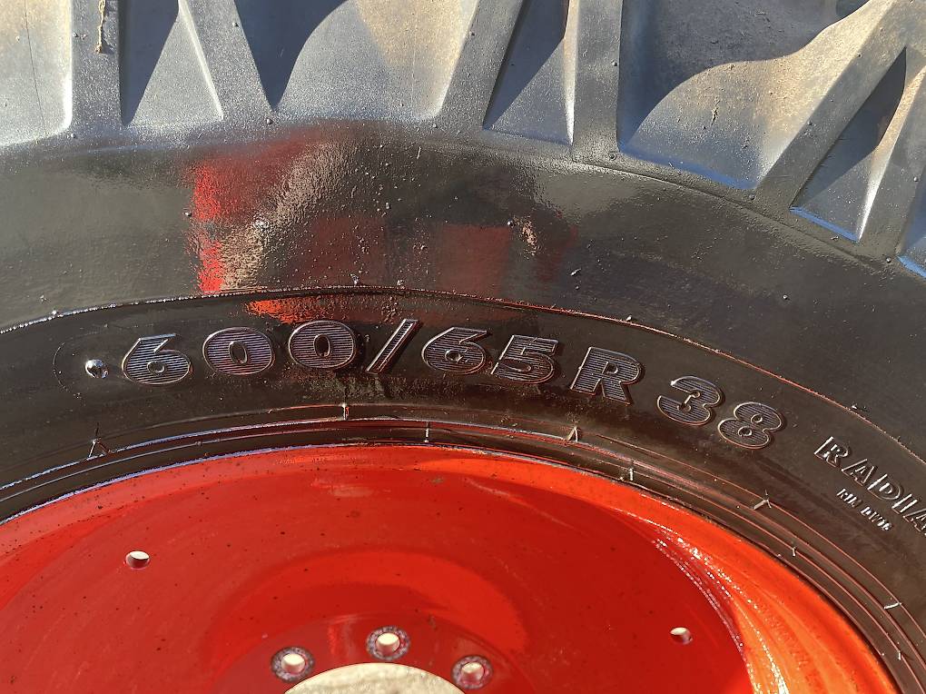 Traktor Rad 600/65 R38 im Kanton Bern - tutti.ch
