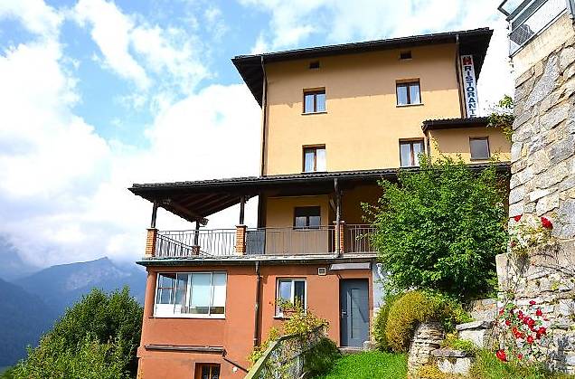 Hotel-Restaurant ?3 Cervi?/Hotel-Ristorante ?3 Cervi? im Kanton Tessin ...