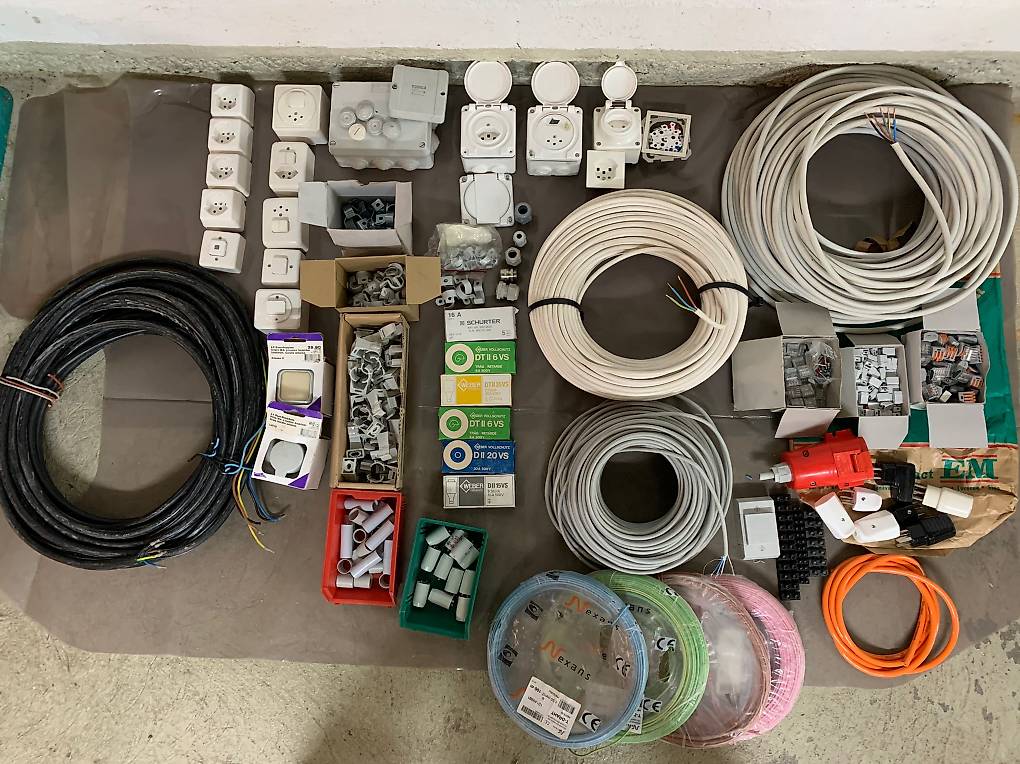 Elektro Material als Gesamtpaket zum verkaufen im Kanton Aargau - tutti.ch
