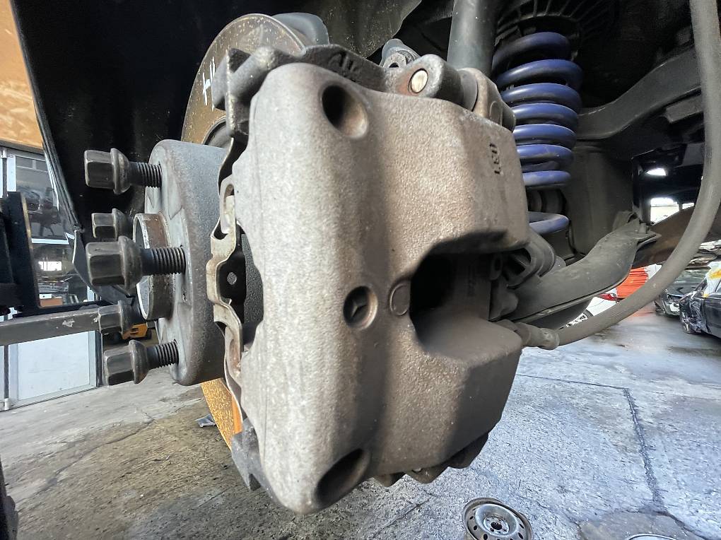 A2054231998 Bremszange hinten links Mercedes C 250 2014 im Kanton ...