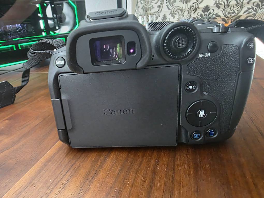 Canon EOS R7 Kit mit RF-S 18150mm im Kanton Bern - tutti.ch
