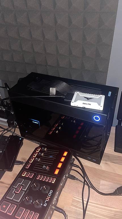 Meshless Design MD280 Schwarz Premium SFF PC Case im Kanton Zürich ...