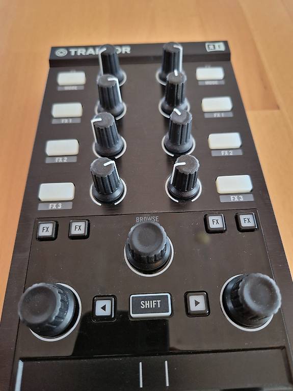 Native Instruments Traktor Kontrol X1 MK2 DJ im Kanton Thurgau - tutti.ch