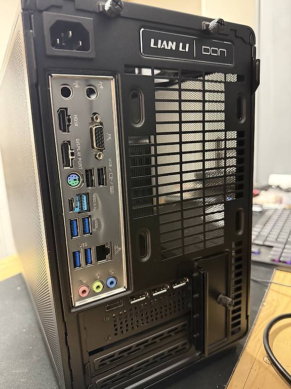 NEU - Budget Lian-Li Gamer PC - Micro ATX - RTX 3080 im Kanton Bern ...