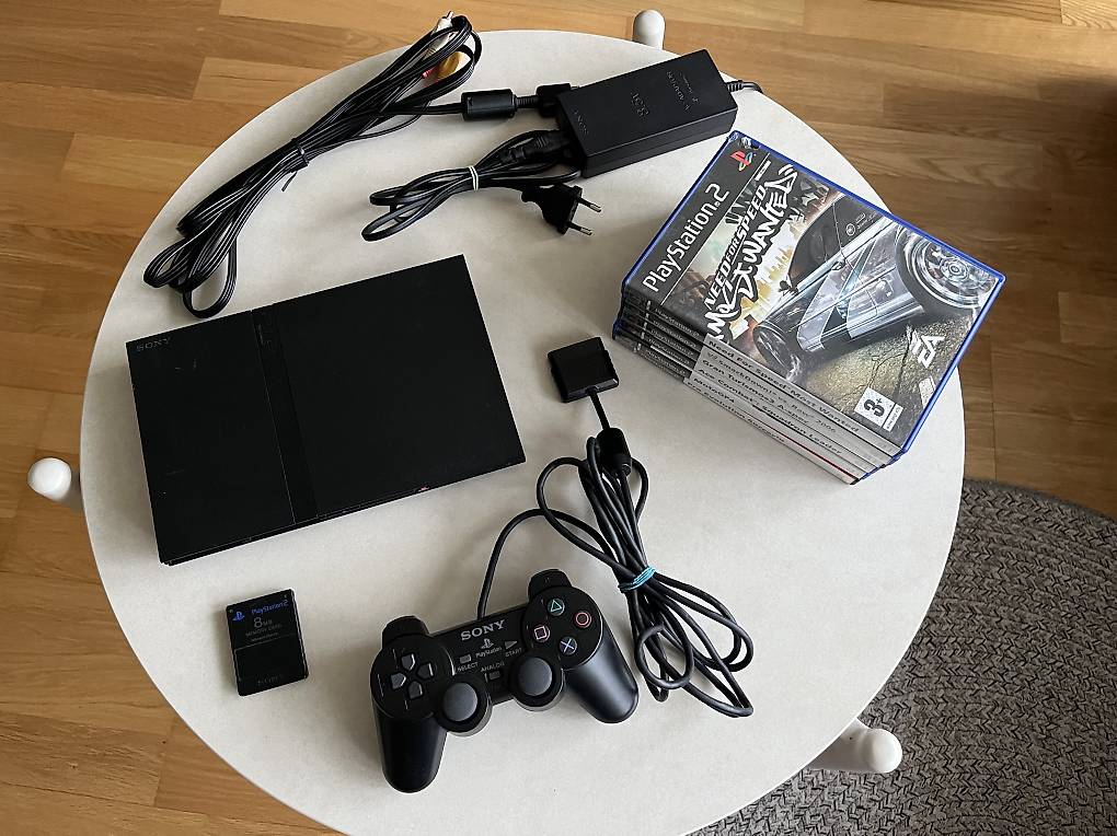 PlayStation 2 (PS2) Slim / inkl. 6x Games! im Kanton Bern - tutti.ch