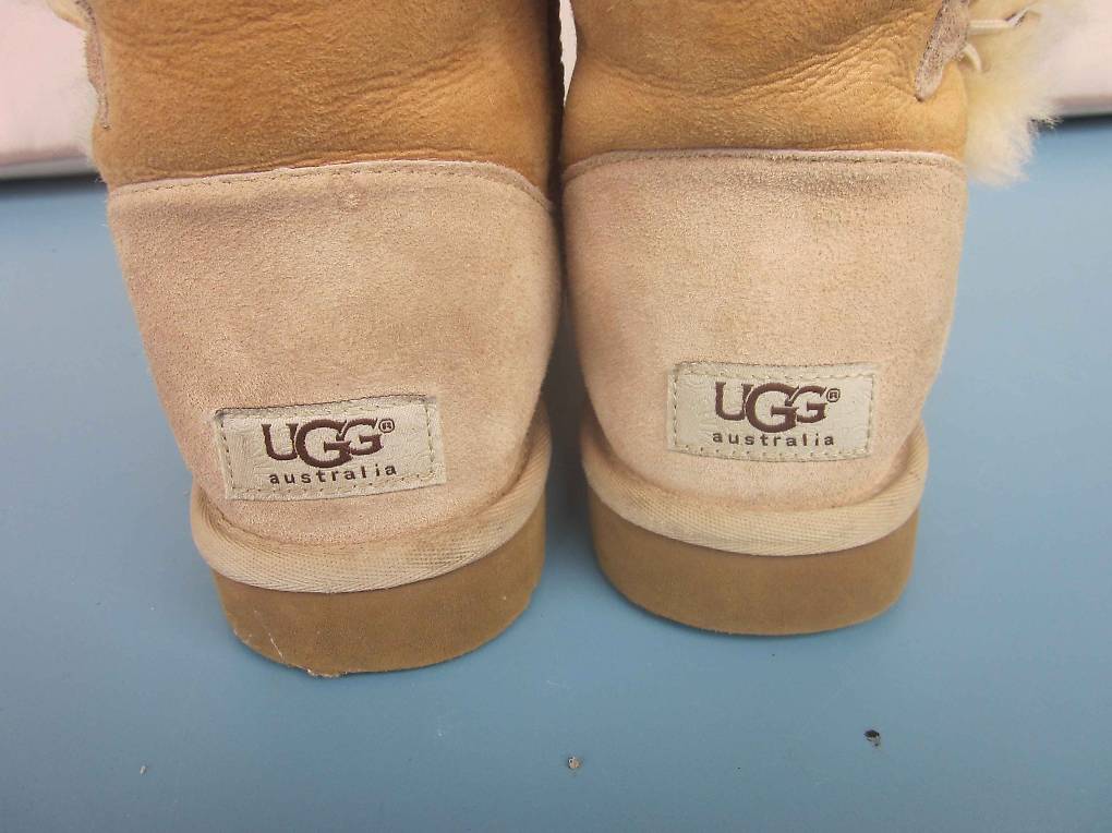 Vendo scarpe UGG im Kanton Tessin - tutti.ch