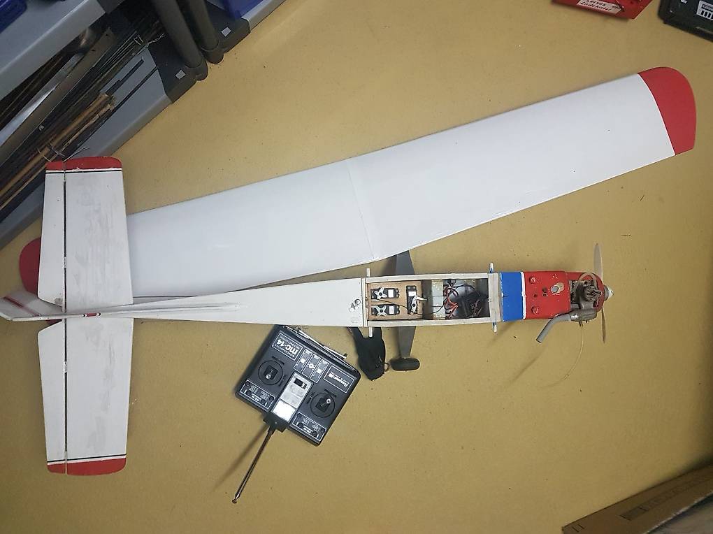 Modellflugzeug und Teile aus privater Sammlung im Kanton Zürich - tutti.ch