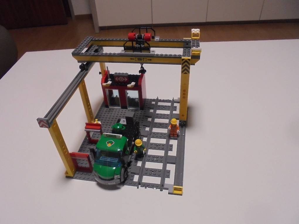 Lego Verlade Station mit LKW im Kanton Basel-Landschaft - tutti.ch