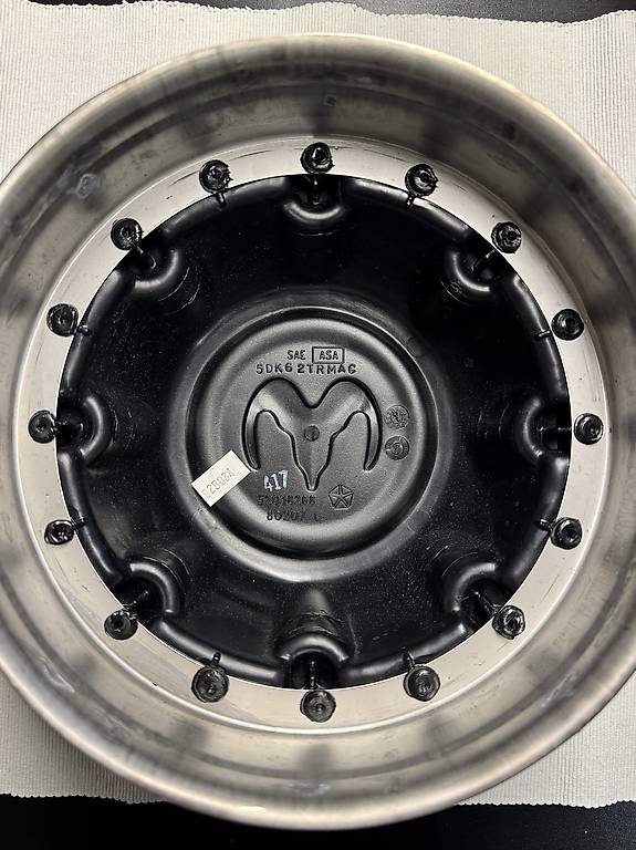 Nabendeckel, Center Wheel Caps 52038268 für Dodge RAM im Kanton Zug ...
