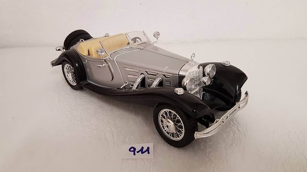 Mercedes Bugatti Jaguar Vitrinen Modellautos im Kanton Basel-Stadt ...