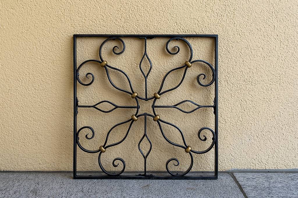 Garagengitter / Fenstergitter / Schmiedeeisengitter im Kanton Nidwalden ...