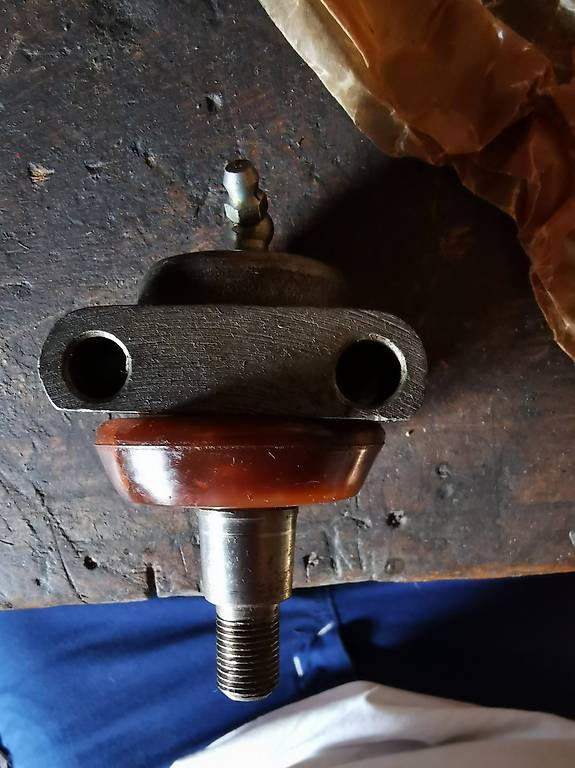 Schwenklager 2 Stk. new old stock zu Triumph TR im Kanton Aargau - tutti.ch