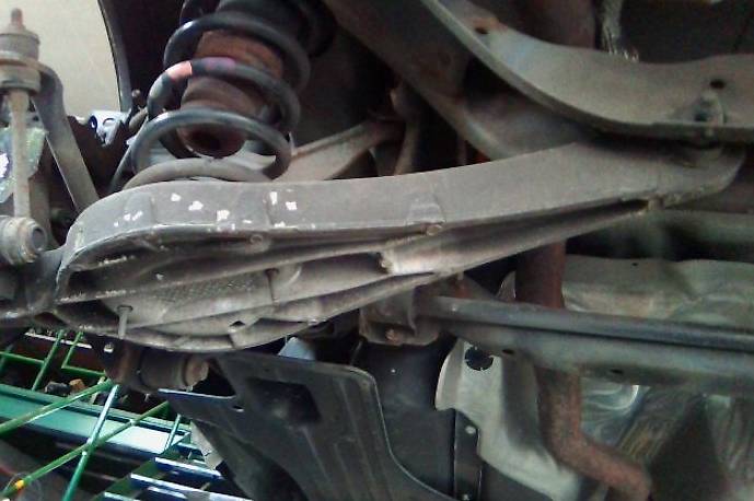 31317602 Querlenker hinten links Unten Volvo V60 Cantone Lucerna - tutti.ch