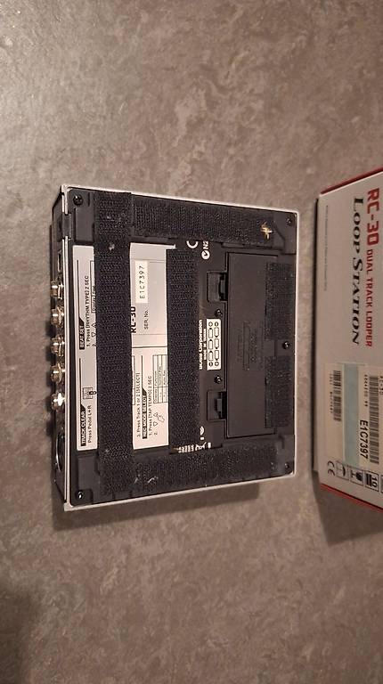 Boss RC-30 Dual Track Looper Gitarren-Effekt-Pedal im Kanton Zürich ...