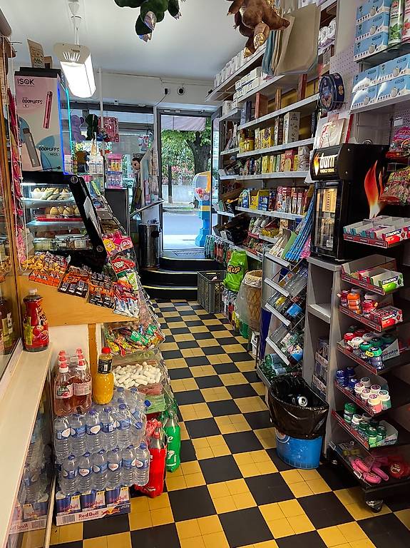 Kiosk Shop for Take over(Very Old Contract) im Kanton Genf mieten ...