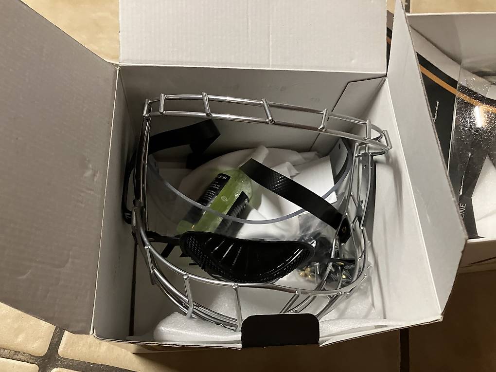 CCM Gitter mit Visier Eishockey im Kanton Bern - tutti.ch