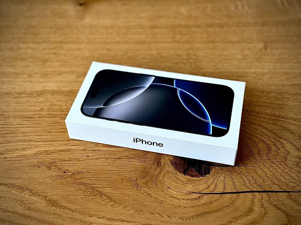 iPhone 16 Pro MAX 256GB Schwarz ***NEU*** im Kanton Basel-Landschaft ...