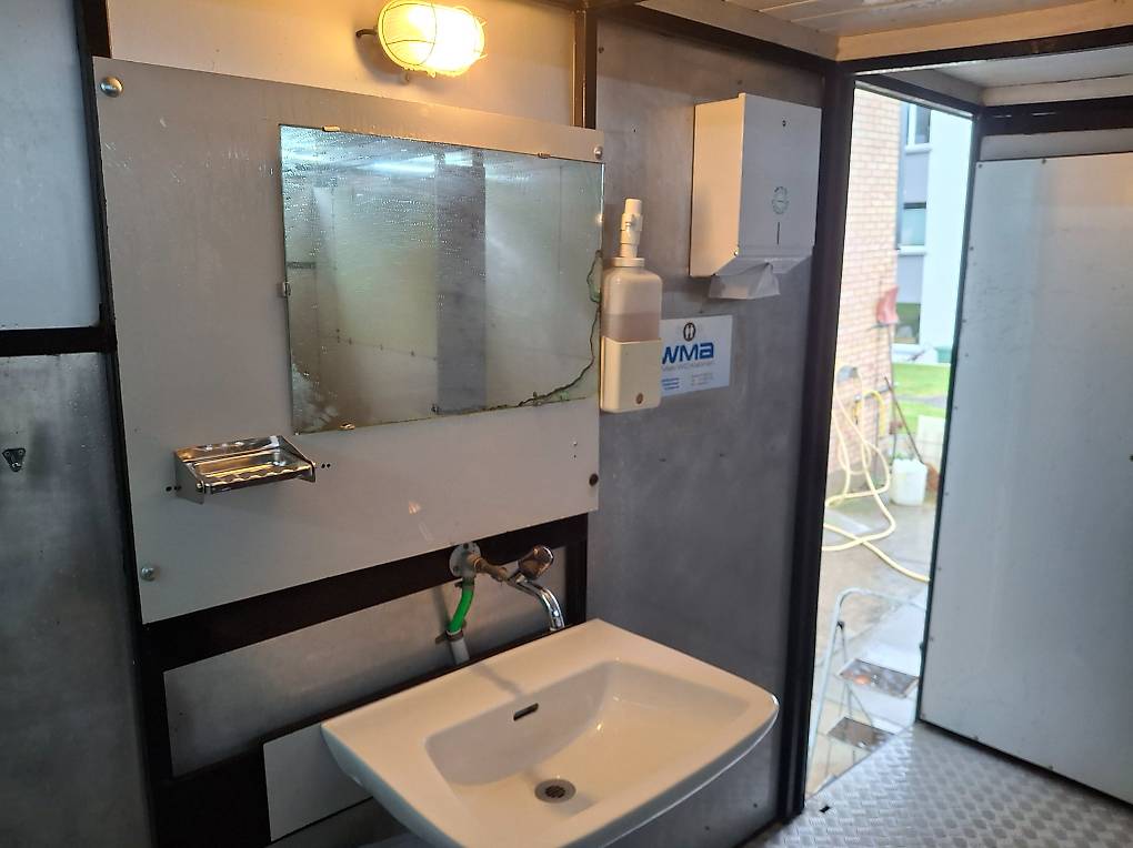 WC Wagen / Toilettenwagen / WC Trailer/ Toilettencontainer im Kanton ...