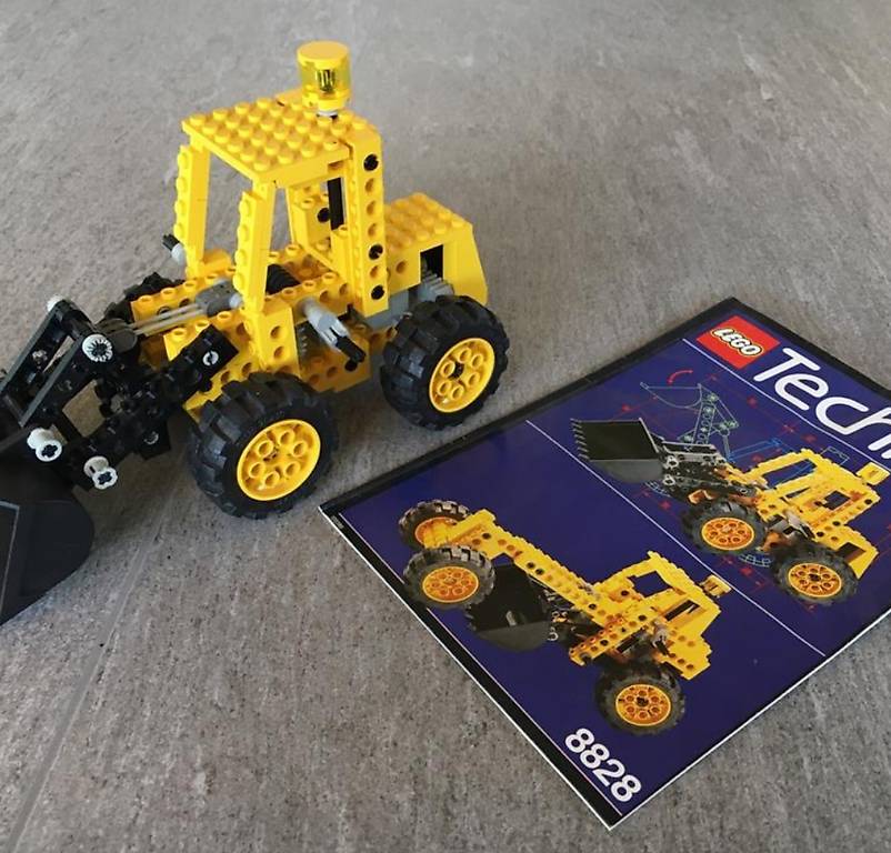 Lego Technic 8828 Traktor Bagger front end loader gelb im Kanton Wallis ...