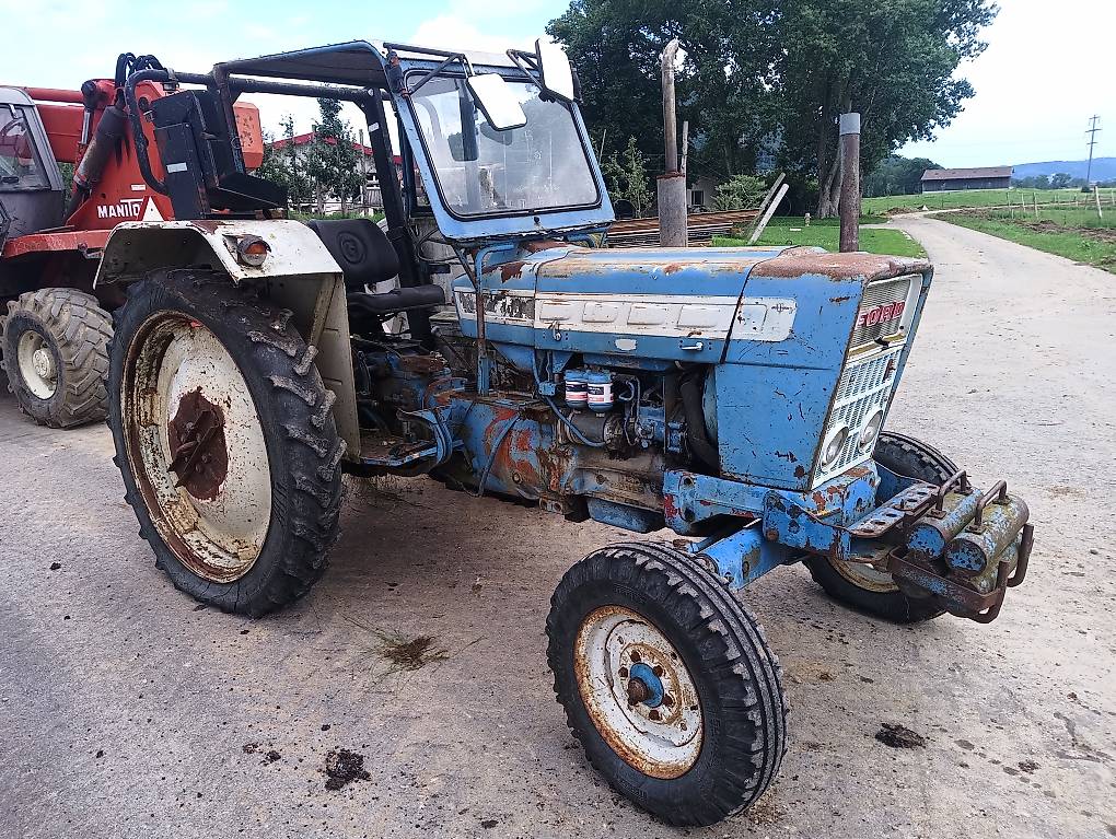 Traktor Ford 4000 defekt im Kanton Schaffhausen - tutti.ch