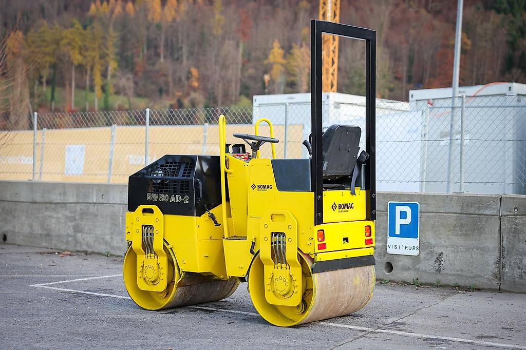 Rouleau tandem articulé Bomag 1.5T - E.49.25 - WALZE im Kanton Waadt ...