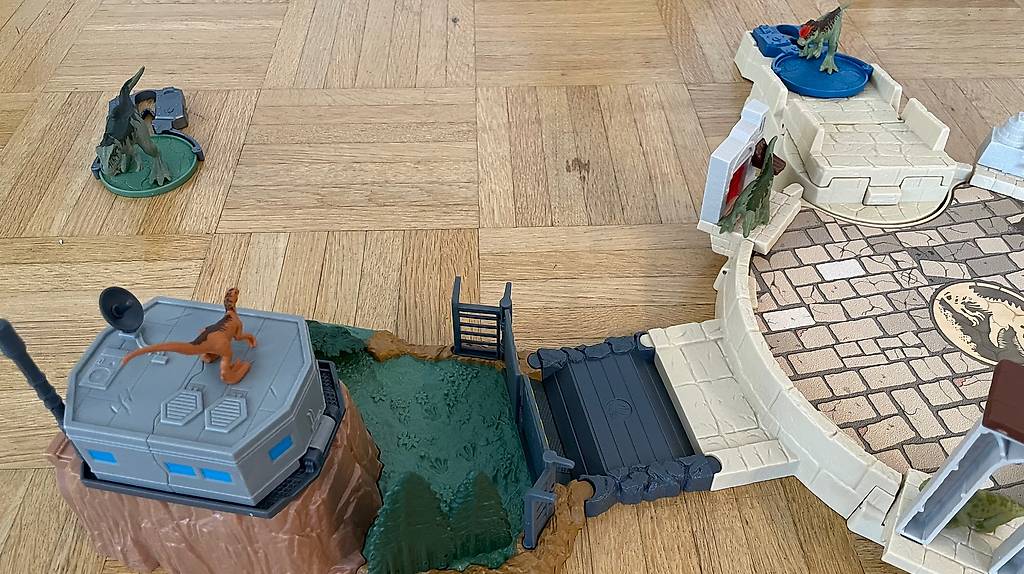 Mattel Jurassic World Mini Battle Arena Playset + 2 Sets im Kanton ...
